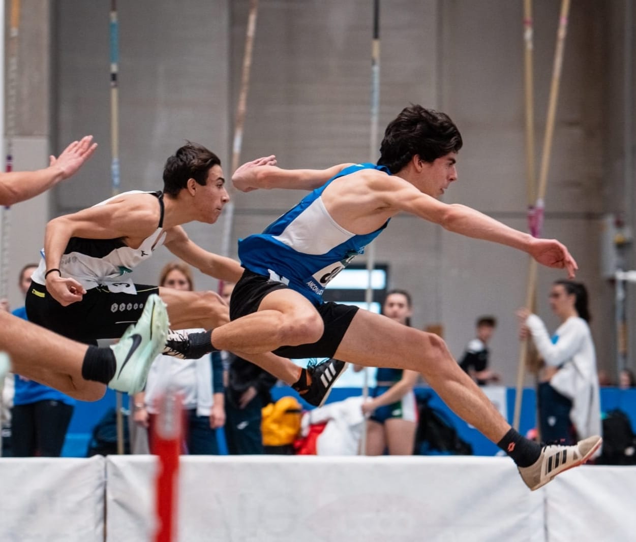 Salto in alto e ostacoli. Marco Stallone sogna le Olimpiadi | La Vita ...